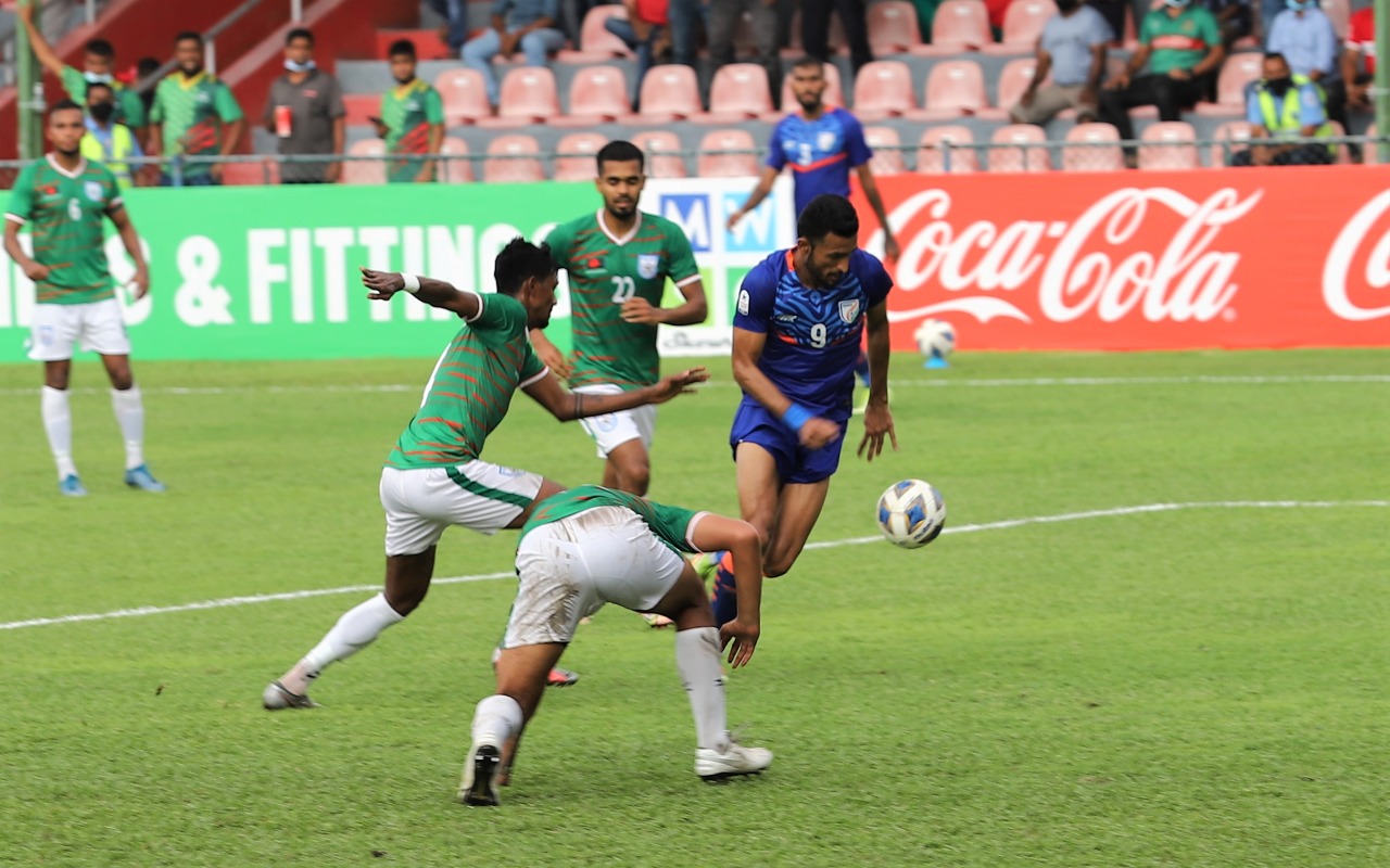 SAFF Cup 2021: 10-man Bangladesh hold India 1-1