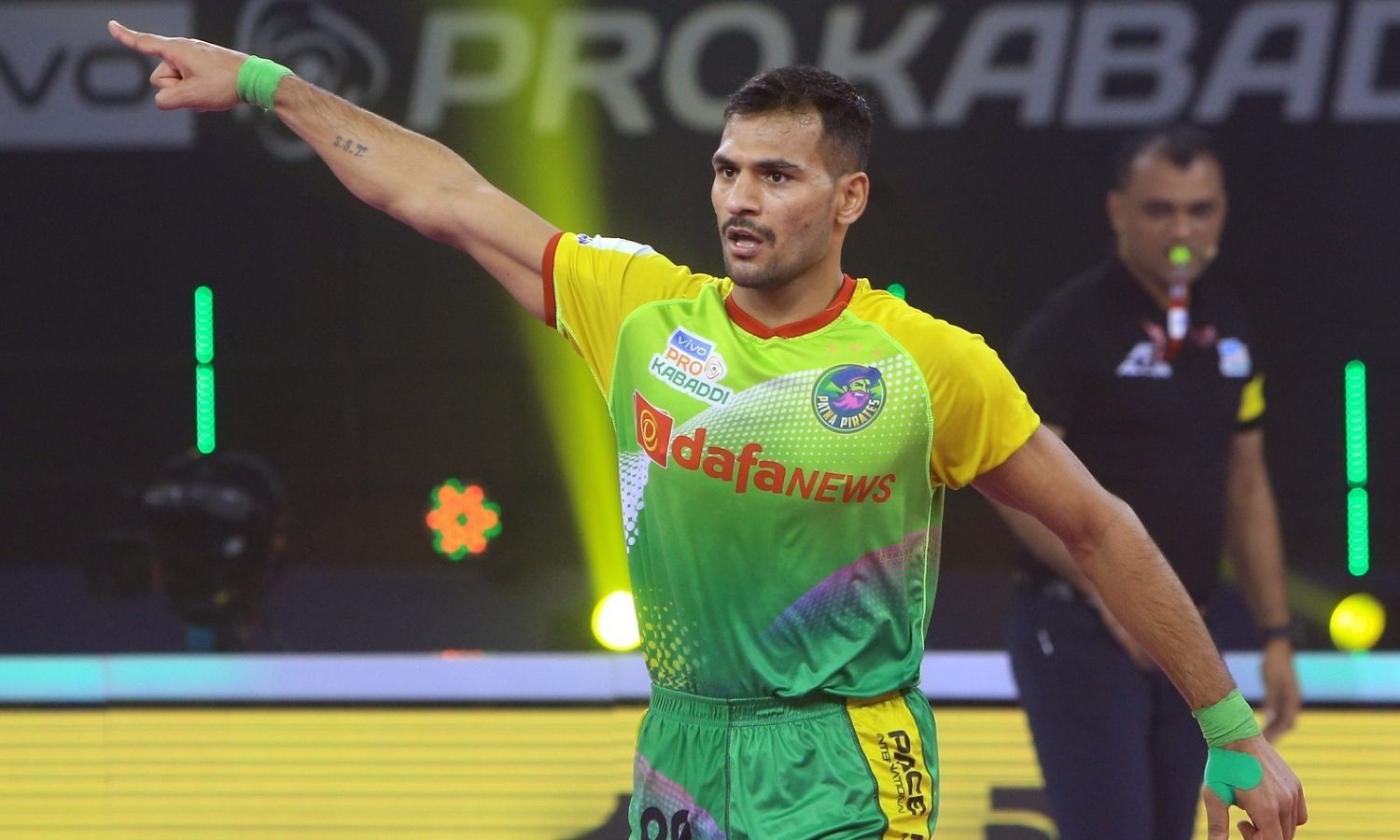 Pro Kabaddi: Patna Pirates defeat UP Yoddha 37-35