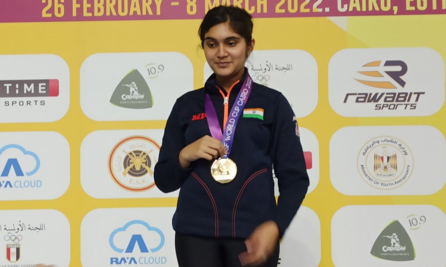 Asian Games Shooting: Esha Singh wins silver, Manu Bhaker misses