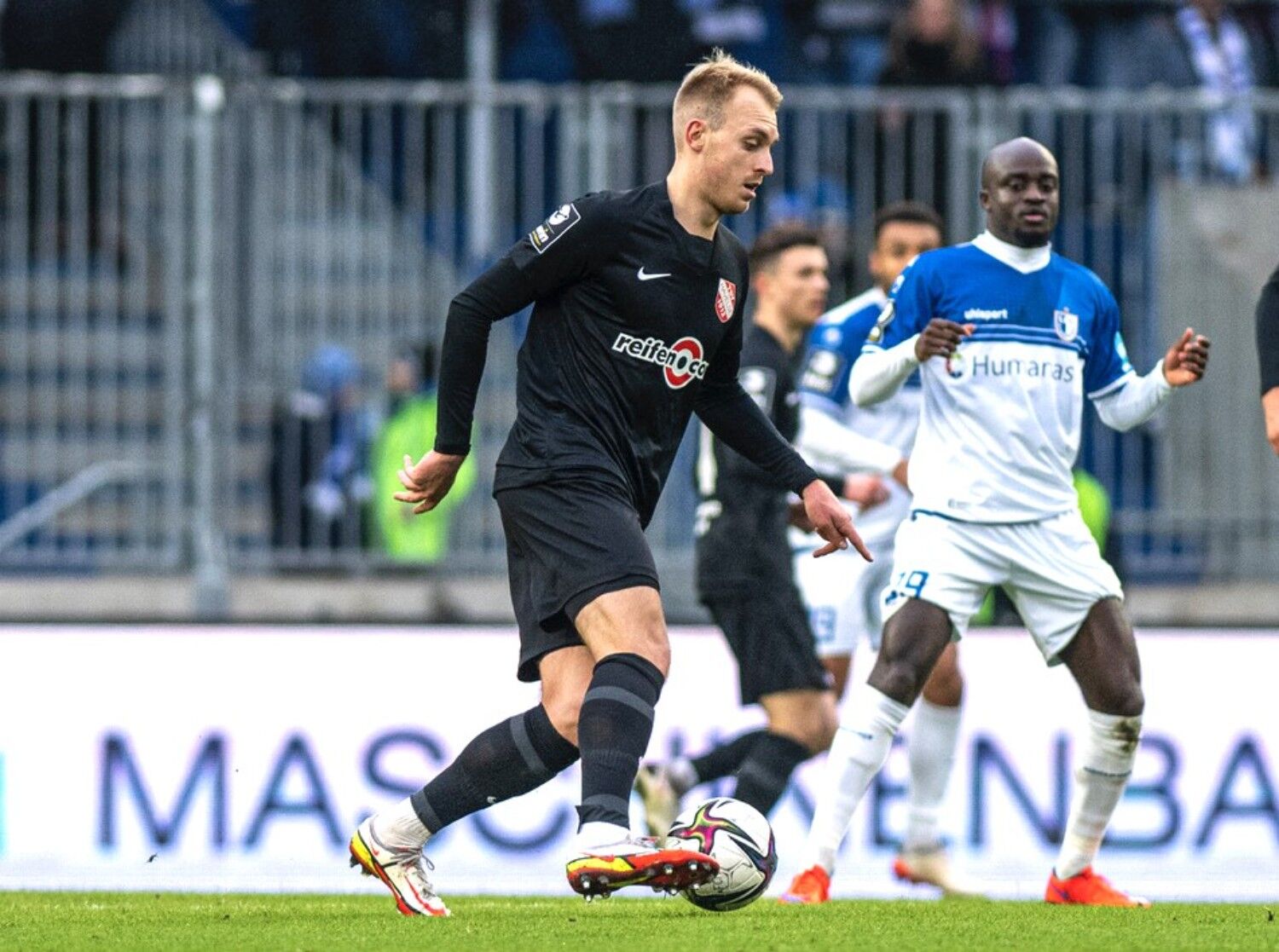 ISL: Chennaiyin FC sign German midfielder Julius Duker as team's final ...