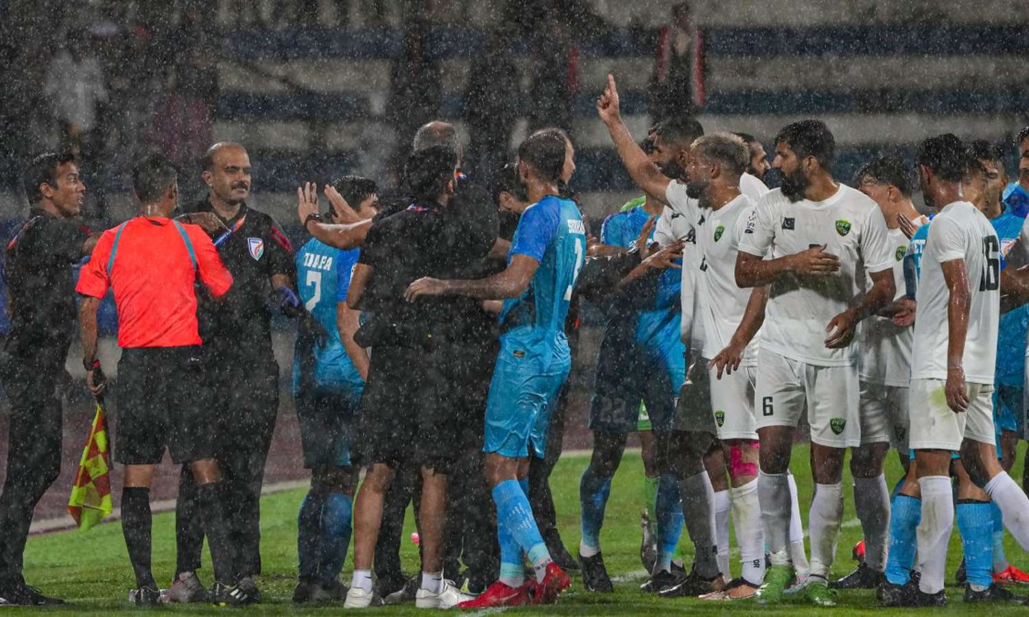 India-Pakistan sporting rivalry: When lines of battle were crossed on ...