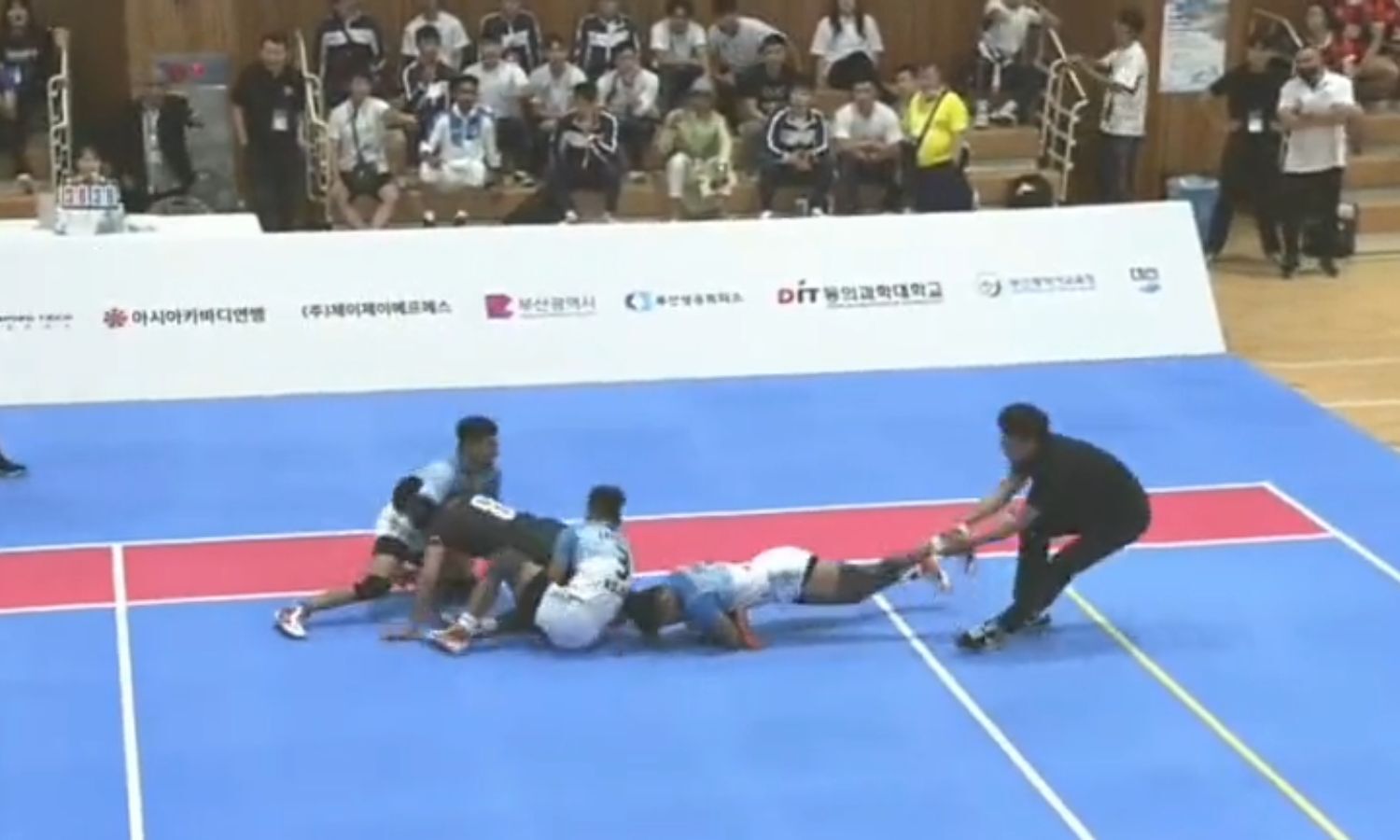 WATCH: Kabaddi umpire involved in a funny tackle sequence
